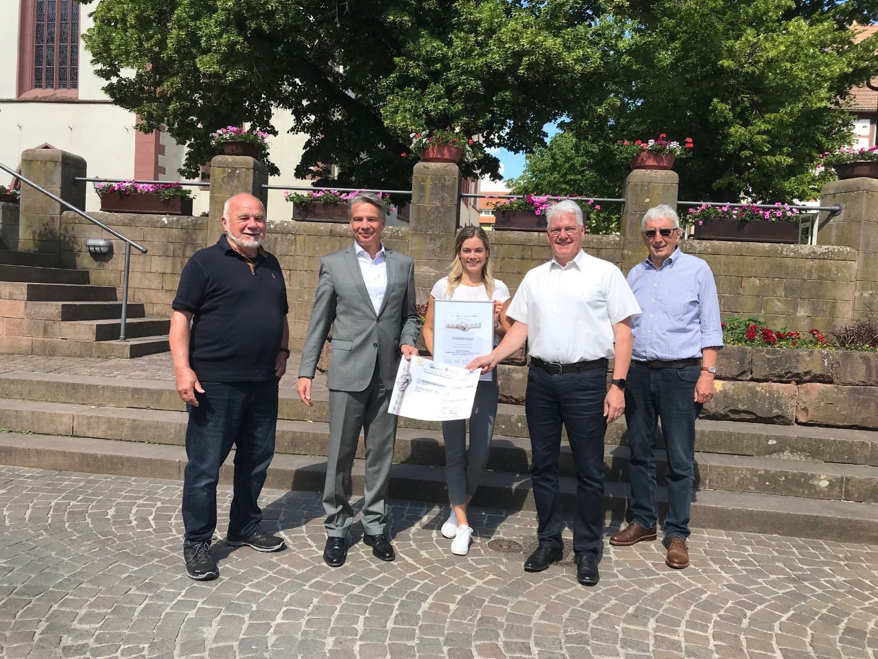 Übergabe des Förderpreises für Projekt „Resilienzförderung für Kinder ...